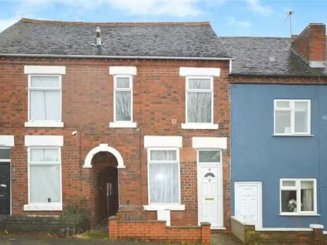 Unique 1 BA 3 bedroom Mid Terrace House to rent, Union Road, S.