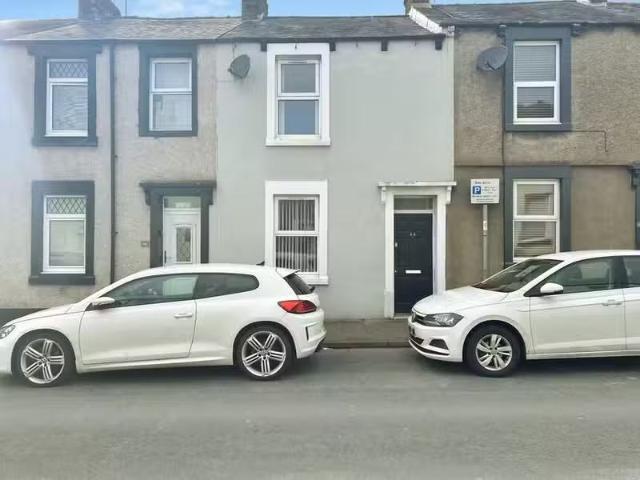 For Rent! 1 BA 3 bedroom Mid Terrace House to rent, Peter Stre.