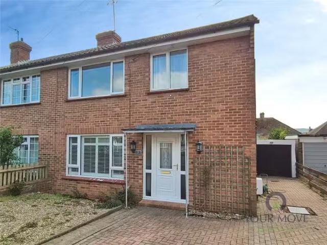 Cozy 1 BA 3 bedroom Semi Detached House to rent, Gilda Crescen.