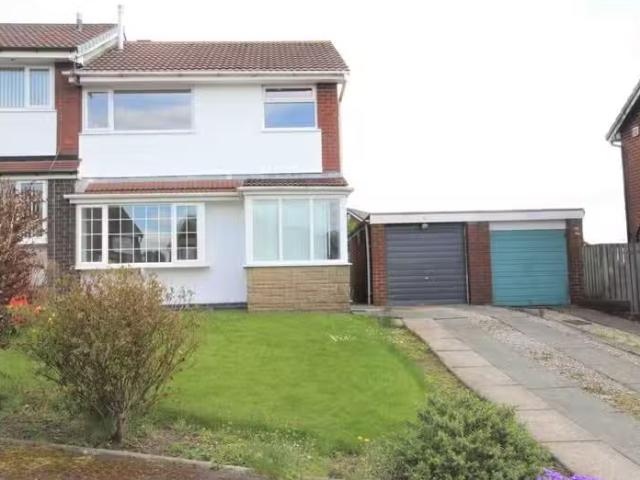 Just in! 1 BA 3 bedroom semi detached house for rent in Torra.