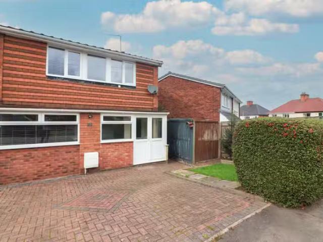 Rental! 1 BA 3 bedroom semi detached house for rent in Ingram.