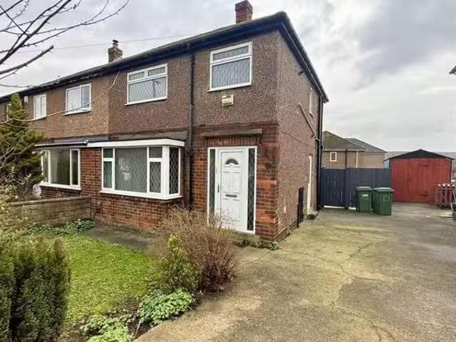 Cheap 1 BA 3 bedroom semi detached house for rent in Keldregat.