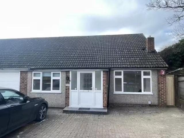 Unique 1 BA 3 bedroom semi detached house for rent in Long Lan.