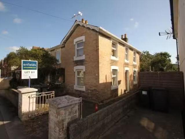 Unique 1 BA 3 bedroom property for rent in Pine Road, Bournemo.