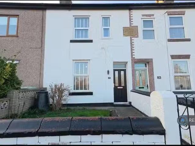 Just in! 1 BA 3 bedroom terraced house for rent in Heys St, Th.