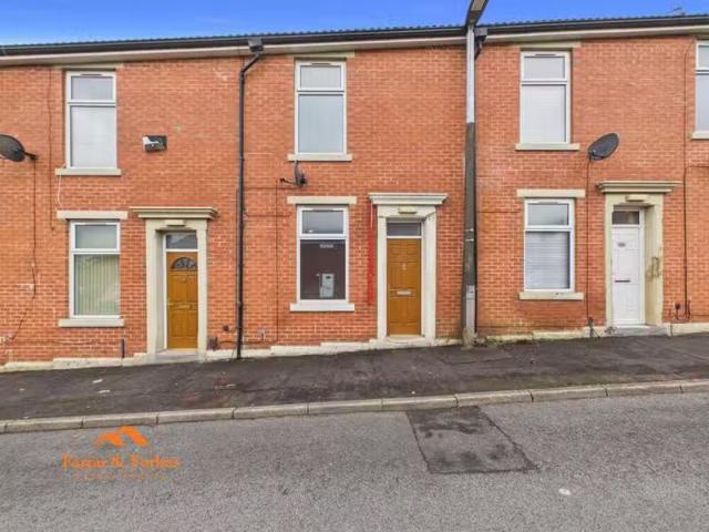 Rental! 1 BA 3 bedroom terraced house for rent in Lawrence Str.