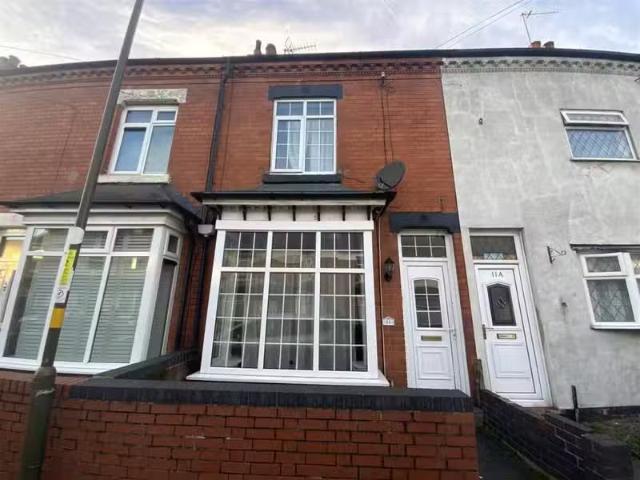 Deal! 1 BA 3 bedroom terraced house for rent in Lily Road, Yar.