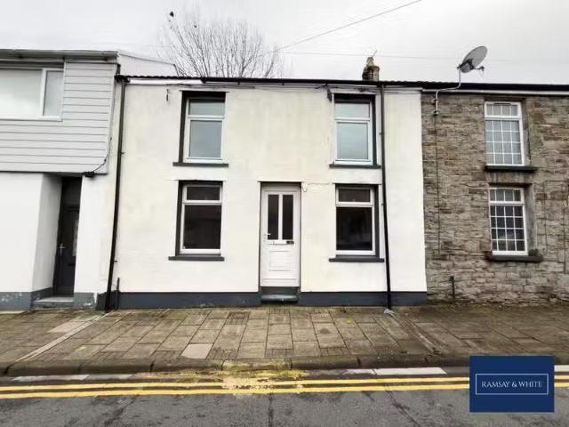 Deal! 1 BA 3 bedroom terraced house for rent in Llewellyn Stre.