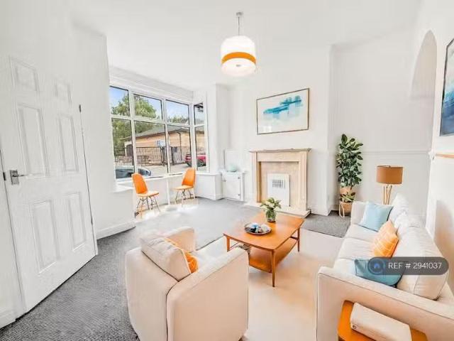 Unique 1 BA 3 bedroom terraced house for rent in Morse St, Bur.