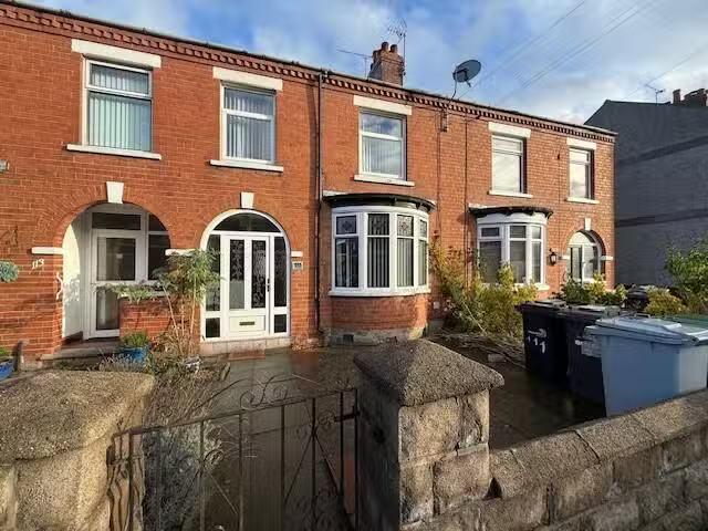 Just in! 1 BA 3 bedroom terraced house for rent in Minshull Ne.