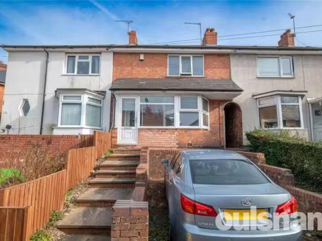 Cozy 1 BA 3 bedroom terraced house for rent in Norrington Road.