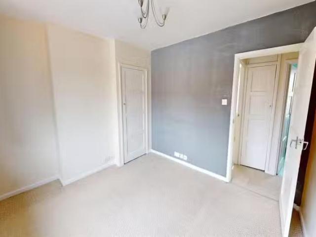 New 1 BA 3 bedroom terraced house for rent in Southwold Drive.
