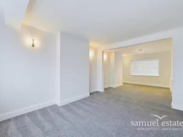 Unique 1 BA 3 bedroom terraced house for rent in Pitt Road, Th.