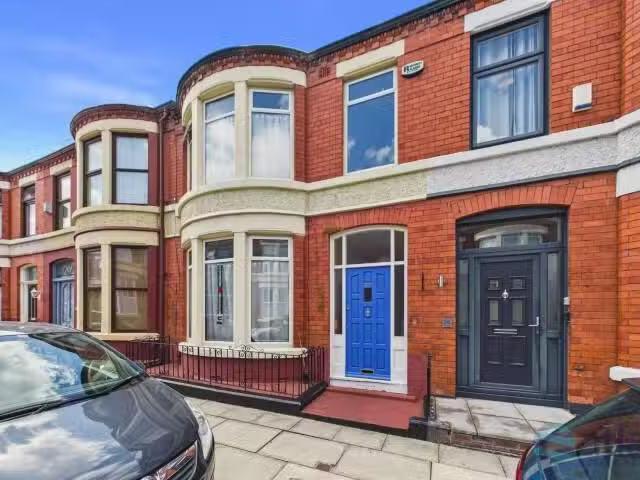 Unique 1 BA 3 bedroom terraced house for rent in Wingate Road.