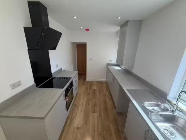 Unique 1 BA 3 bedroom terraced house for rent in York Street.