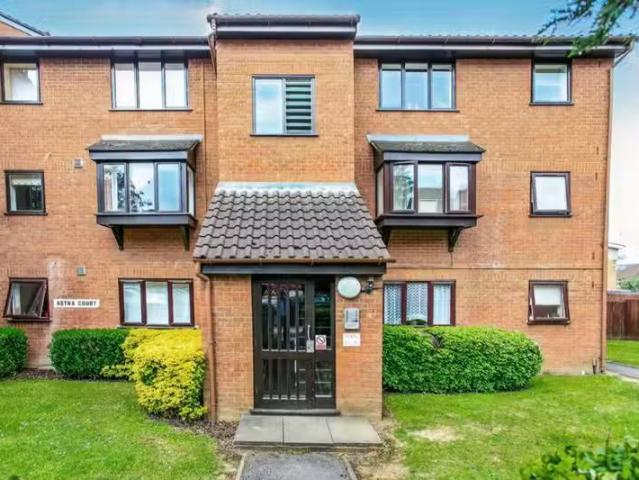 Rental! 1 BA Flat to rent, King Georges Avenue, Watford, WD18.