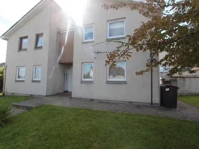 For Rent! 1 BA Studio flat for rent in 78 Blarmore Avenue, Lea.