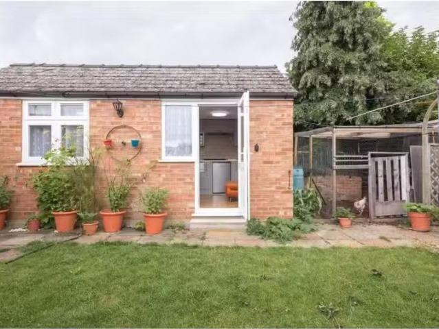 Cozy 1 BA Studio flat for rent in Tavistock Road, Cambridge, C.