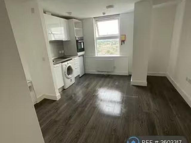 Nice 1 BA Studio flat for rent in Terminus House, Harlow, CM20