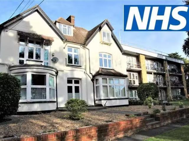 Cozy 1 BA Studio flat for rent in The Approach, Orpington, Ken.