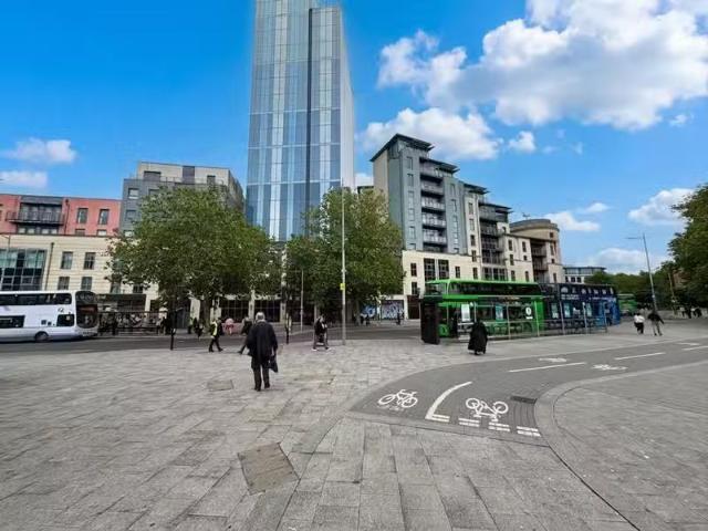 Unique 1 BA Studio flat for rent in City Centre, Broad Quay, B.