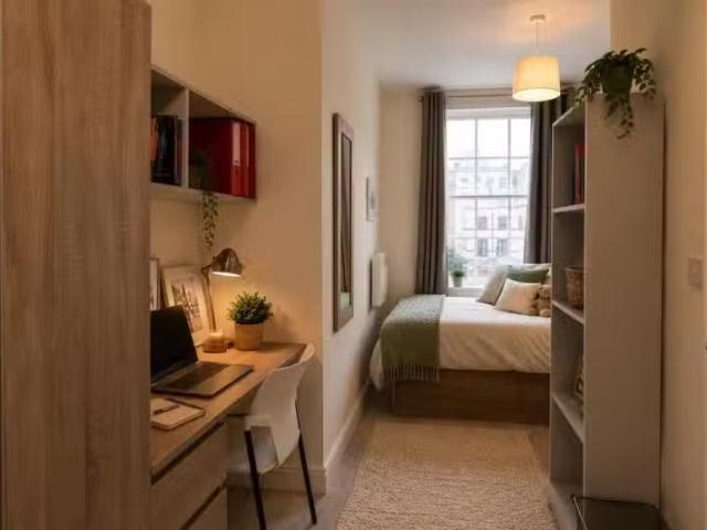 Unique 1 BA Studio flat for rent in Pritchard Street, Bristol.