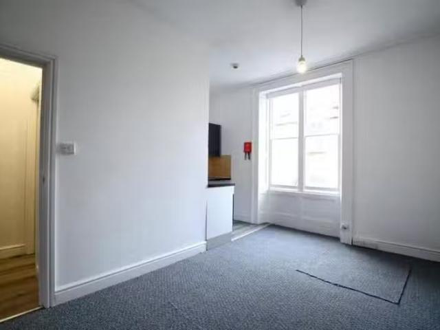 Unique 1 BA Studio flat for rent in South Terrace, Weston Supe.
