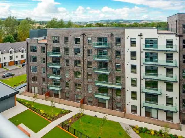Just in! 1 BA Studio flat for rent in Stoneywood Brae, Aberdee.