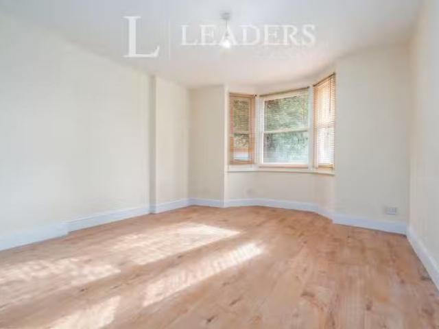 Nice 1 bedroom apartment for rent in Granville Road, AL1