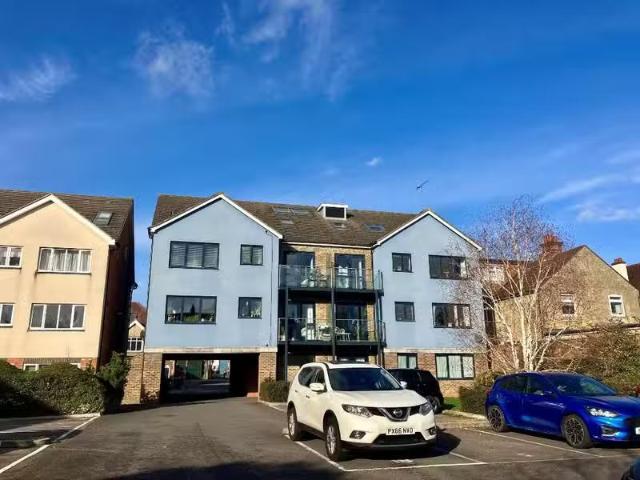 Cozy 1 bedroom apartment for rent in Hatfield Road, St. Albans.