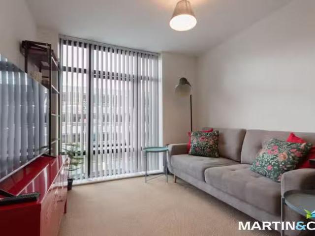 Cheap 1 bedroom apartment for rent in JQ One, George Street, J.