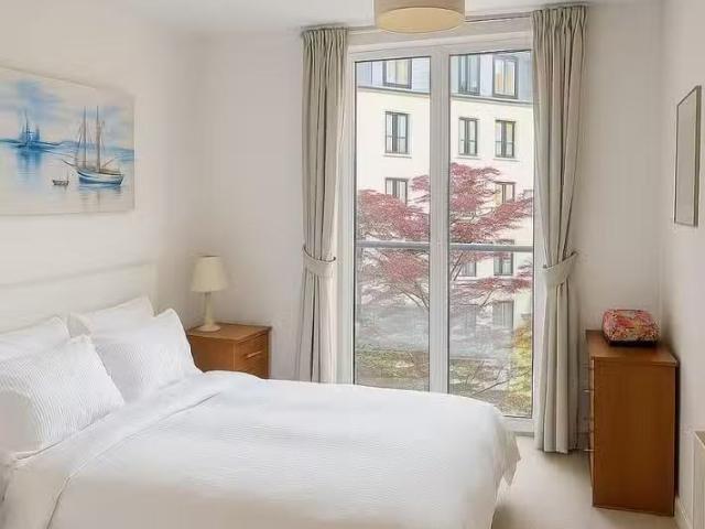 Charming 1 bedroom apartment for rent in Owen Street, London.