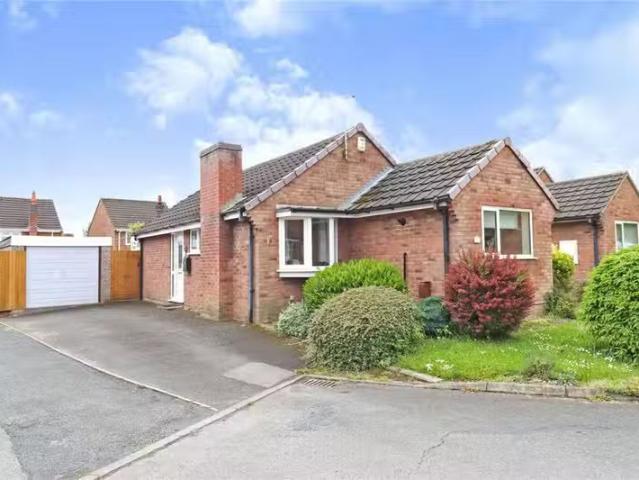 Deal! 1 bedroom Detached Bungalow to rent, Nickless Way, Dawle.