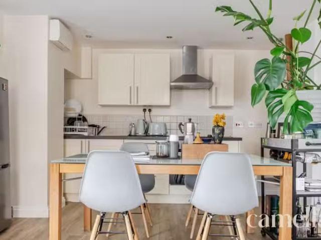 Cheap 1 bedroom flat for rent in 246 High Street, Batheaston.