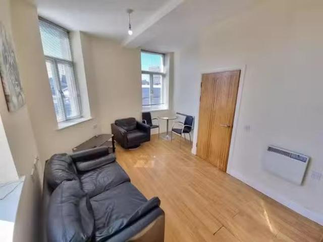 Deal! 1 bedroom flat for rent in Cornerhouse, 129 Godwin St, B.