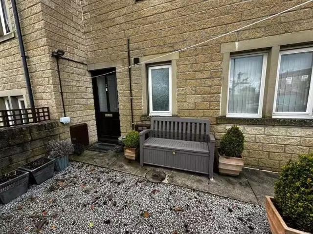 Charming 1 bedroom flat for rent in Carn Brae Court, Providenc.