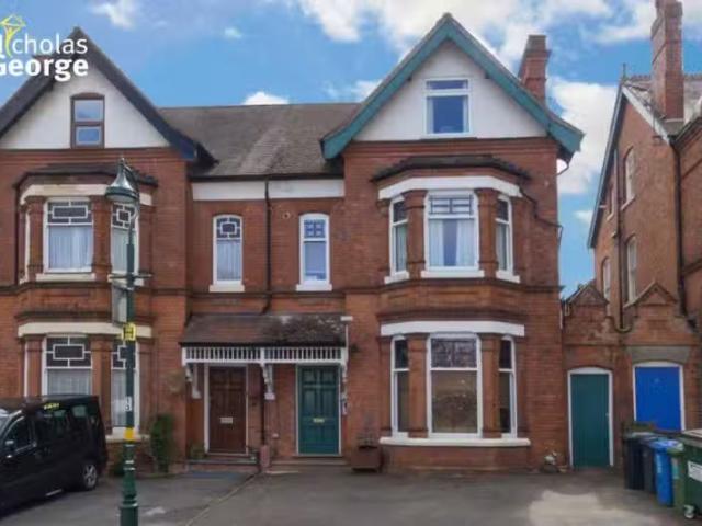 Nice 1 bedroom flat for rent in Grove Avenue, Moseley, B13 9RX.