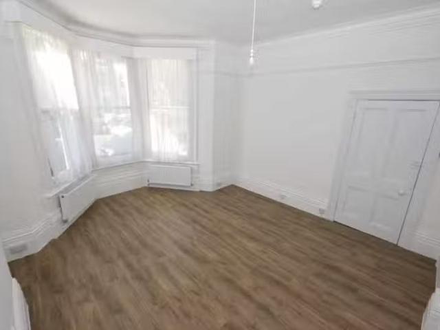Cozy 1 bedroom flat for rent in Selborne Road, Hove, East Susi.