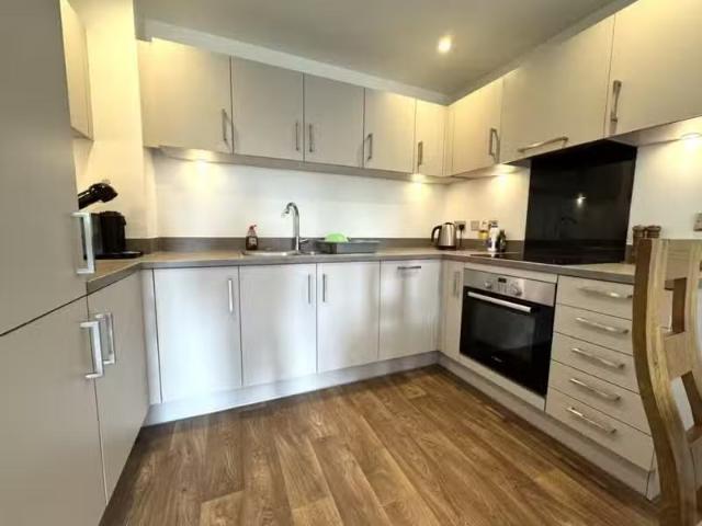 Cheap 1 bedroom flat for rent in Spring Street, Birmingham, We.