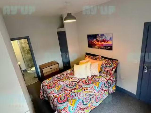Nice 1 bedroom house share for rent in Room 6, 25 Morley Road.