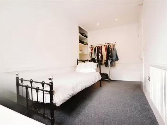Cheap 1 bedroom Property to rent, High Street, Rochester, ME1.