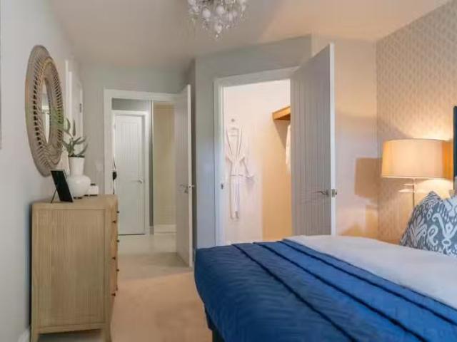 Cozy 1 bedroom retirement property for rent in Connaught Close.