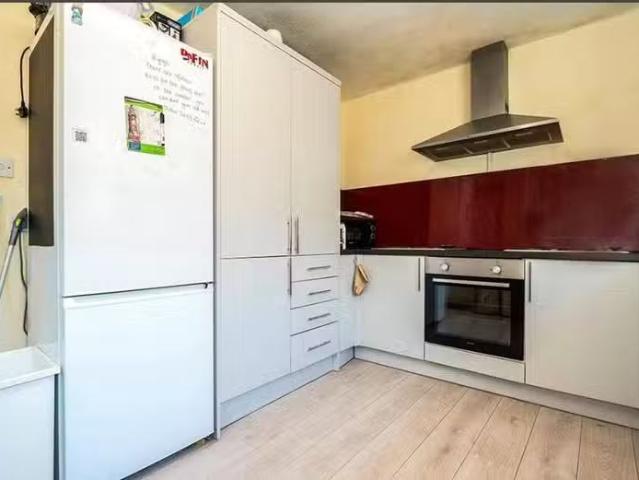 Charming 1 bedroom Room to rent, May Terrace, Plymouth, PL4 £.