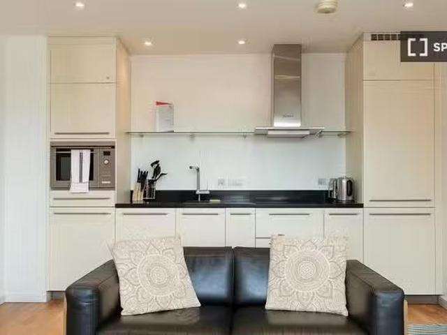 Rental! 1 BR 1 bedroom apartment for rent in Smithfield, London