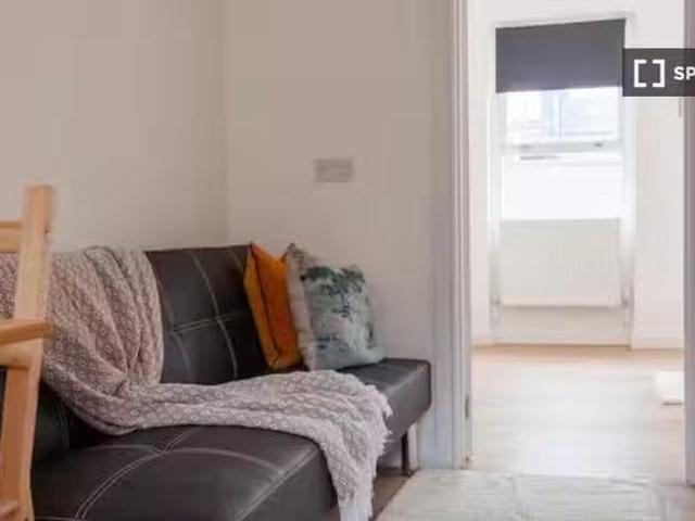 Cheap 1 BR 1 bedroom apartment for rent, London
