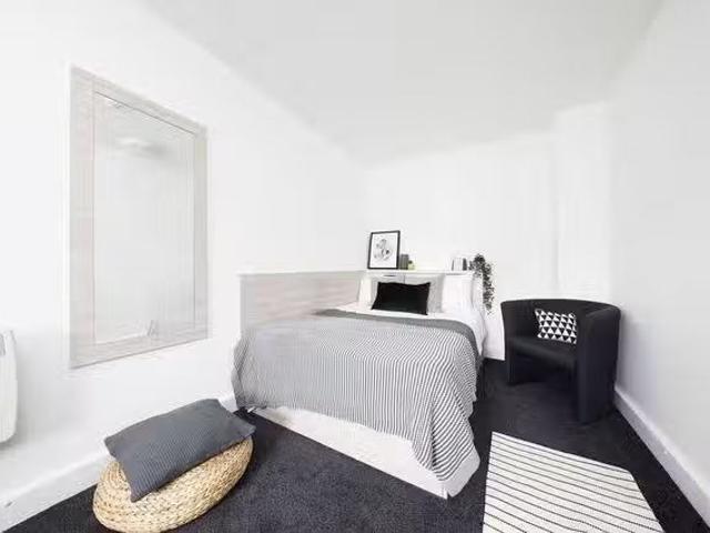 For Rent! 1 BR The Bakery Ensuite Extra Large High Double