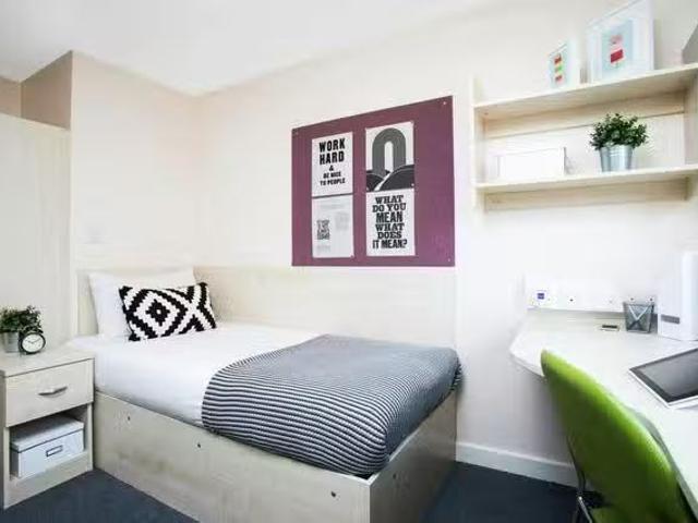Charming 1 BR The Grange Leicester Classic Ensuite