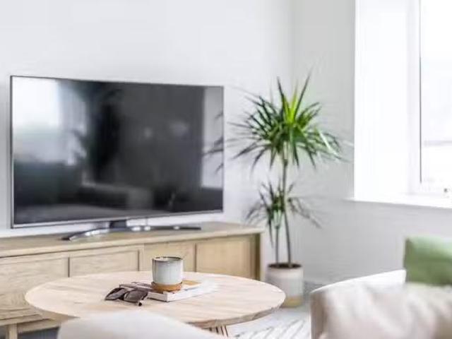 Just in! 1 BR Alexandra Road