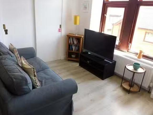 Deal! 1 BR Baker Street