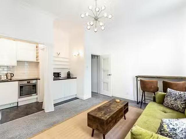 Rental! 1 BR Beaufort Gardens, London